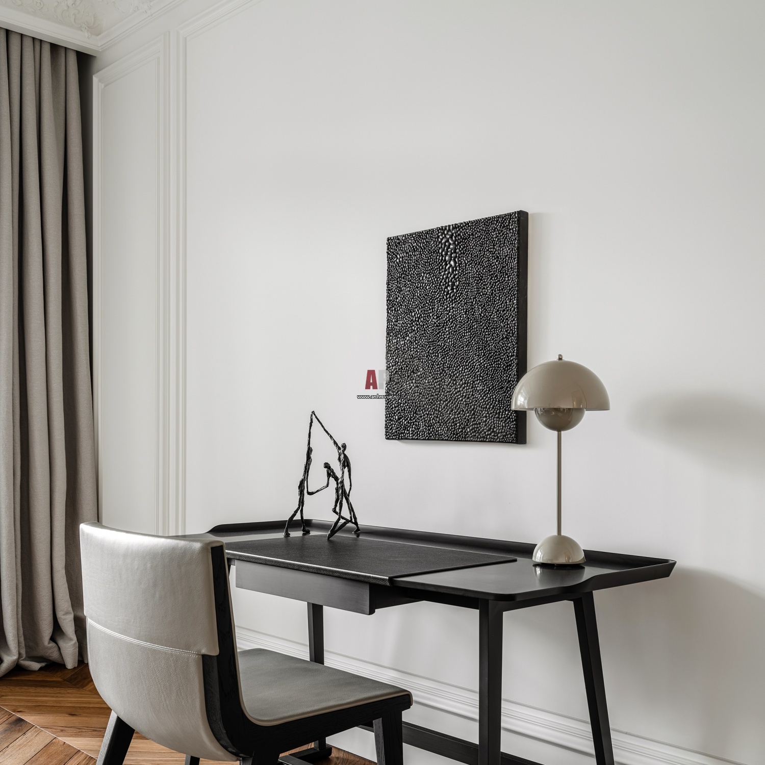 Фото интерьера спальни квартиры в стиле неоклассика