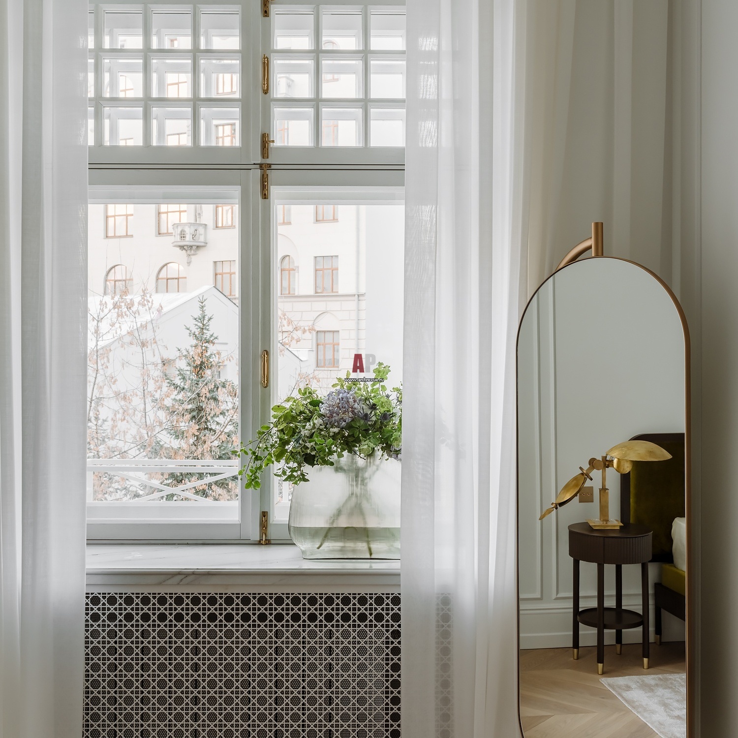 Фото интерьера спальни квартиры в стиле неоклассика